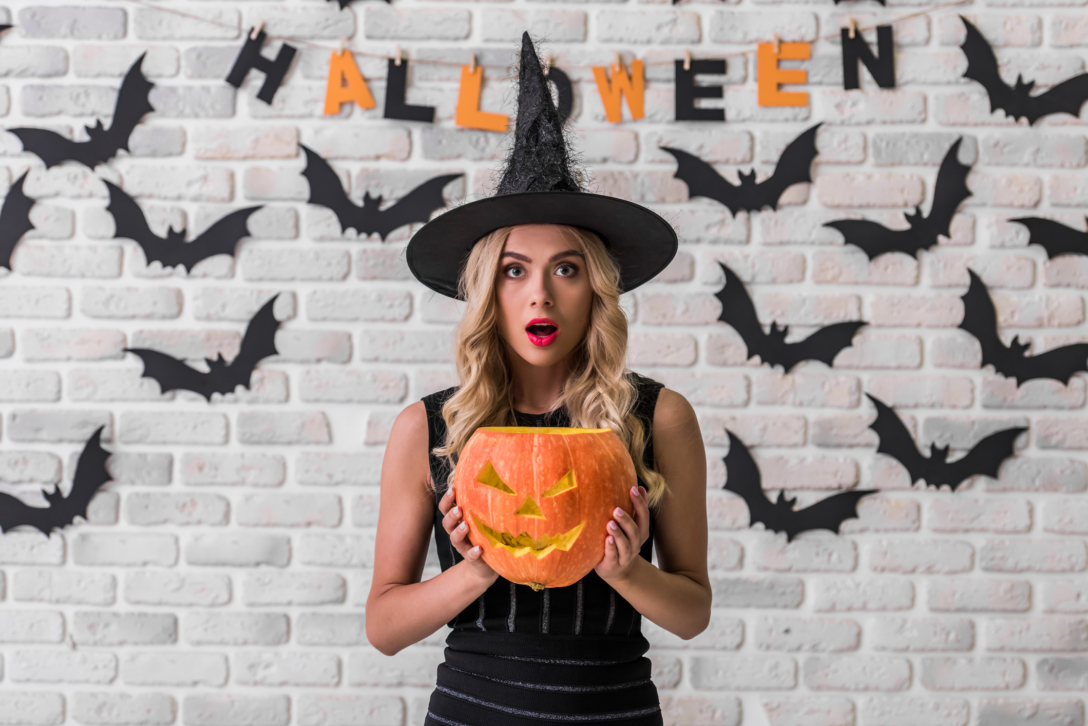 Putting Your Holiday Decorations Up Too Early Makes You A Massive Loser ...