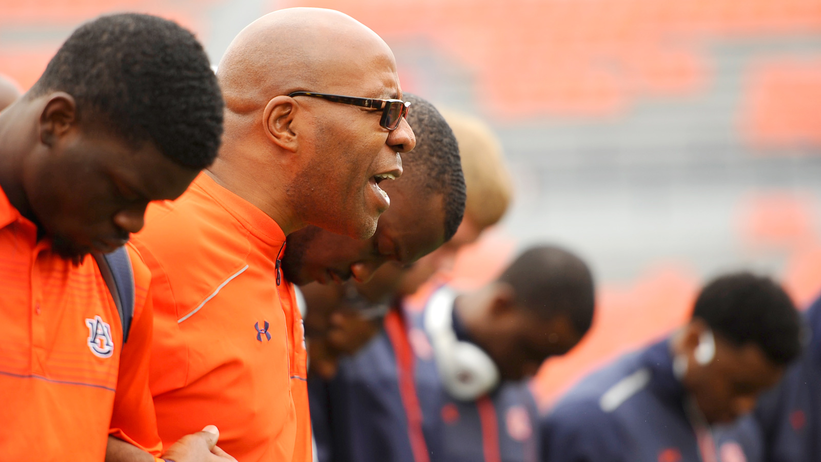 FFRF demands Auburn Tigers fire their Christian team chaplain | OutKick