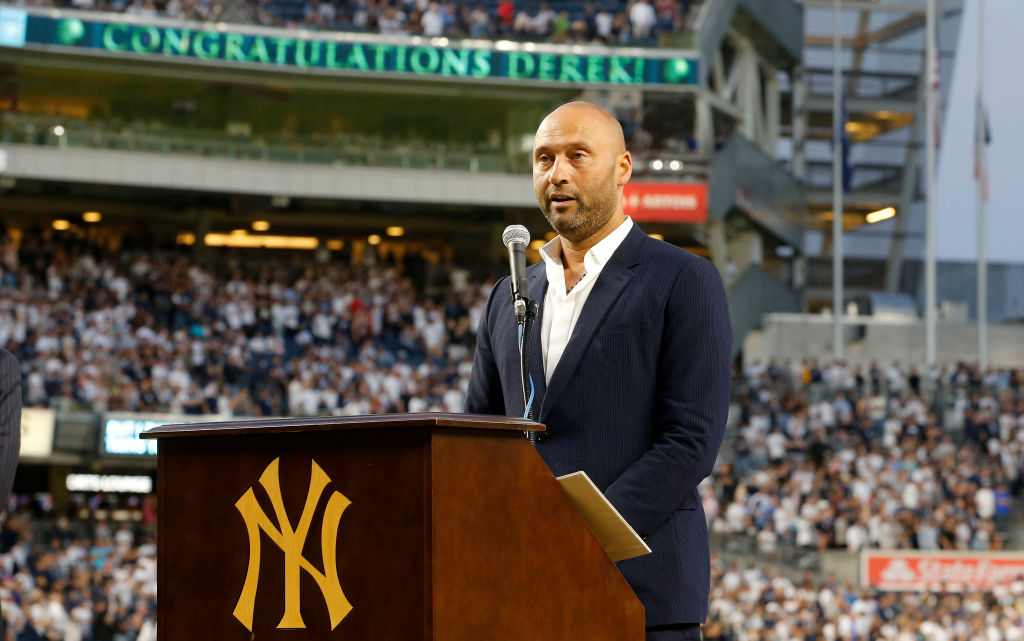 Derek Jeter Thanks Yankees GM Brian Cashman, Crowd Immediately Boos ...
