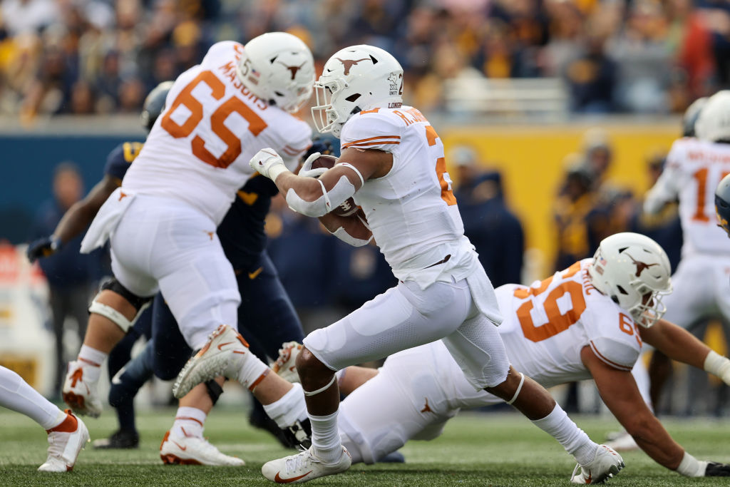 Texas 'Charity' Announces How Much Money Longhorns Offensive Line