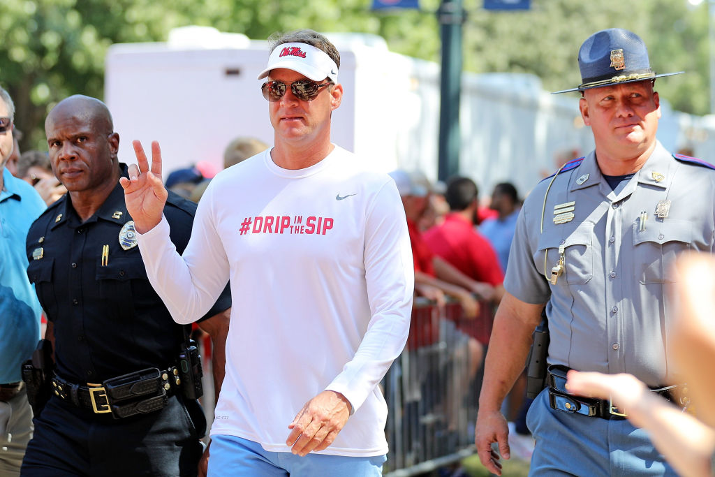 Lane Kiffin Shares Hallway Photo, Tennessee Fans Lose Their Minds | OutKick