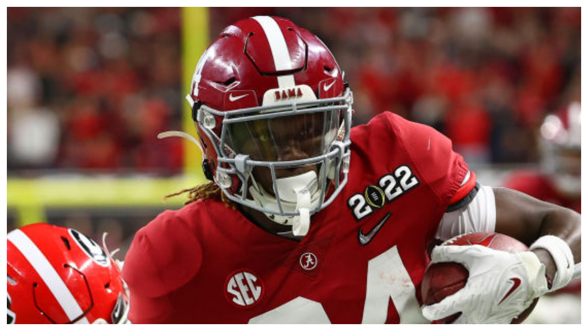 Texas WR Agiye Hall Transferring Again - outkick | OutKick