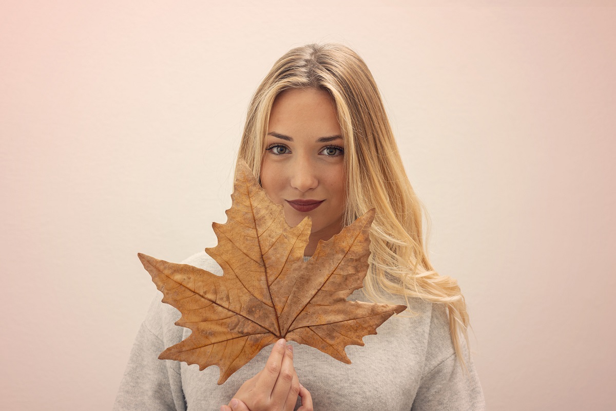 Bri Teresi Hits The Course, Kayla Simmons Throws Bombs At The Beach ...