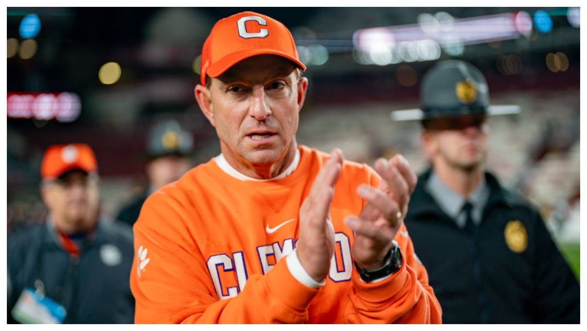 Did Dabo Swinney Get Punched In The Face? Black Eye At Clemson Game ... Did Dabo Swinney Get Punched In The Face? Black Eye At Clemson Game ...