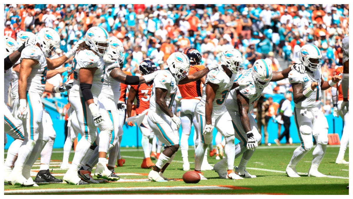 Miami Dolphins Put Up 70 Points And Amazingly Get Booed By Home Fans ...