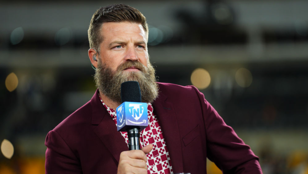 Ryan Fitzpatrick Shocked When TNF Crew Has Never Heard Of Festivus ...