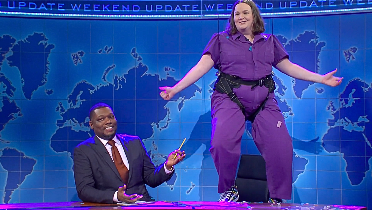 Non-Binary SNL Cast Member Lectures Audience On Trans Rights For Kids ...