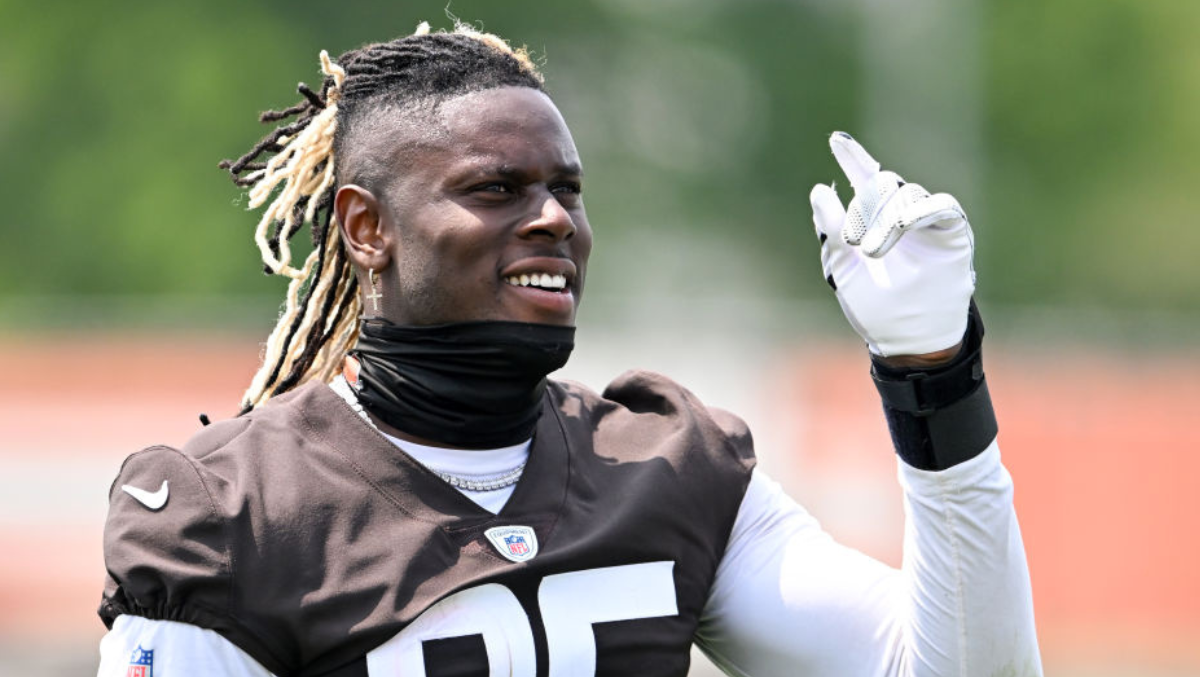 Browns TE David Njoku Questionable After Sustaining Burns To Face, Arm ...