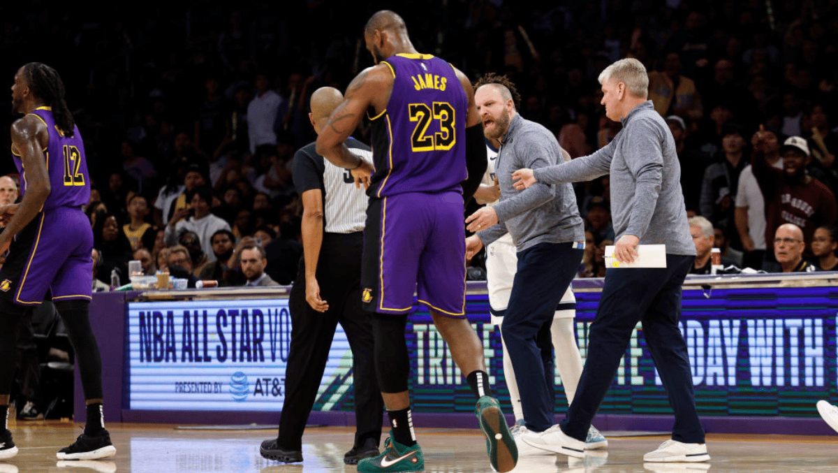 Grizzlies Coach Taylor Jenkins Storms Court After Dirty Play By LeBron ...
