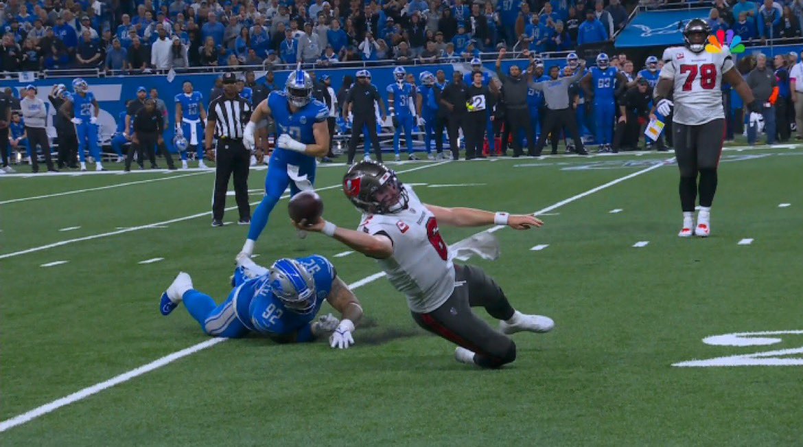 Referees Miss Key Call, Lions Coach Dan Campbell Fails To Challenge ...