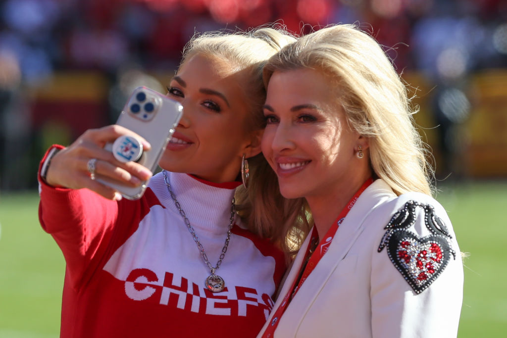 Gracie Hunt's Mom, Tavia, Deserves Your Attention | OutKick