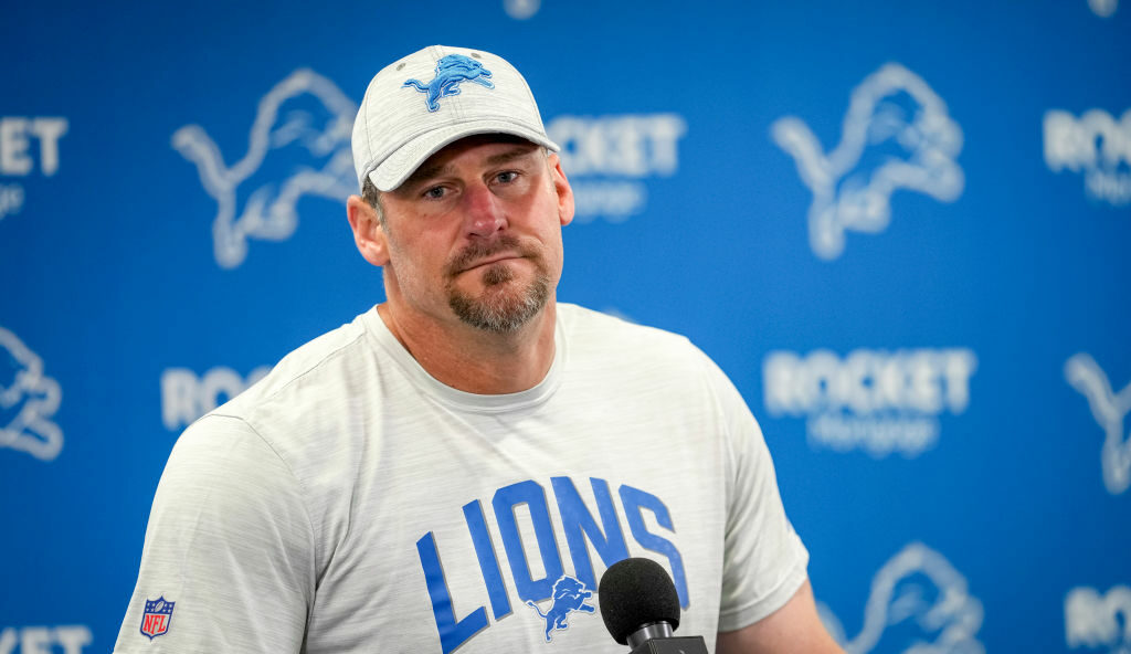 Caricature Dan Campbell Lifts Massive Weights While Real Coach Lifts ...