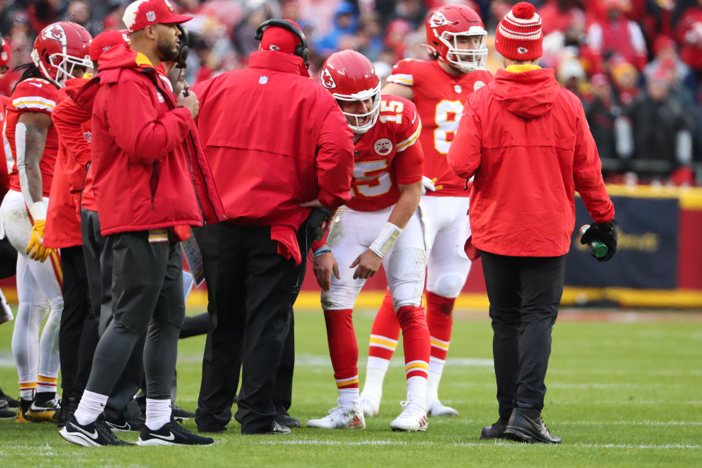 Kansas City Chiefs Quarterback Patrick Mahomes Turns In Heroic Effort ...