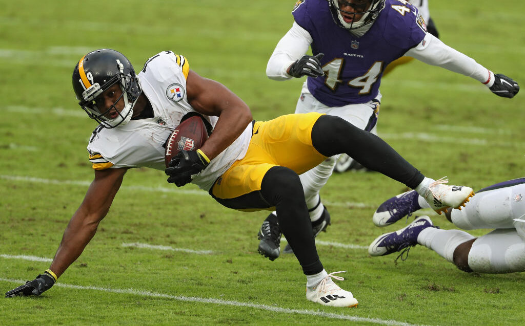 Smith-Schuster Reveals Steelers' First Flaw Of Season: Bad Socks | OutKick