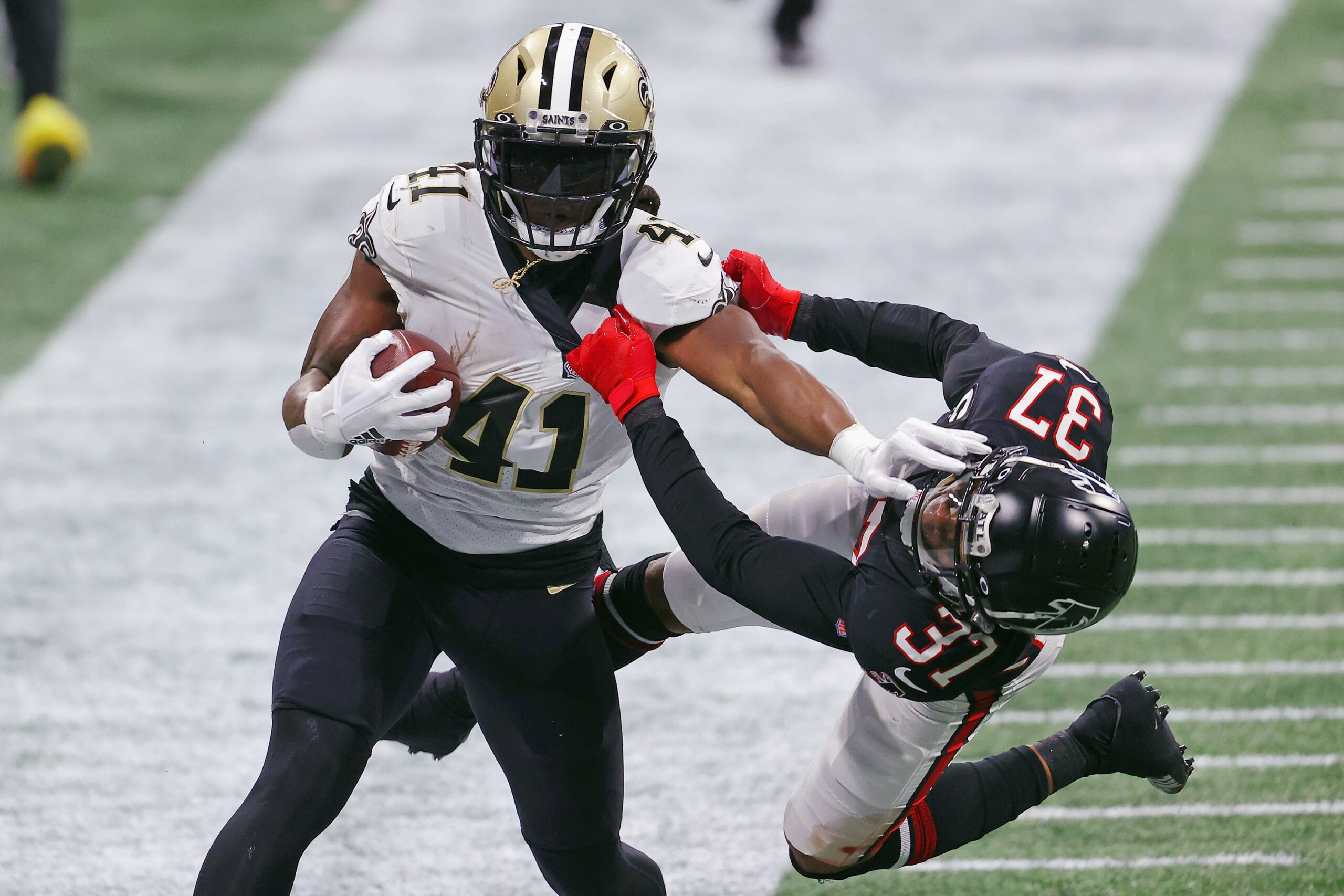 Alvin Kamara Indicted On Felony Battery Charges From Las Vegas Bar ...