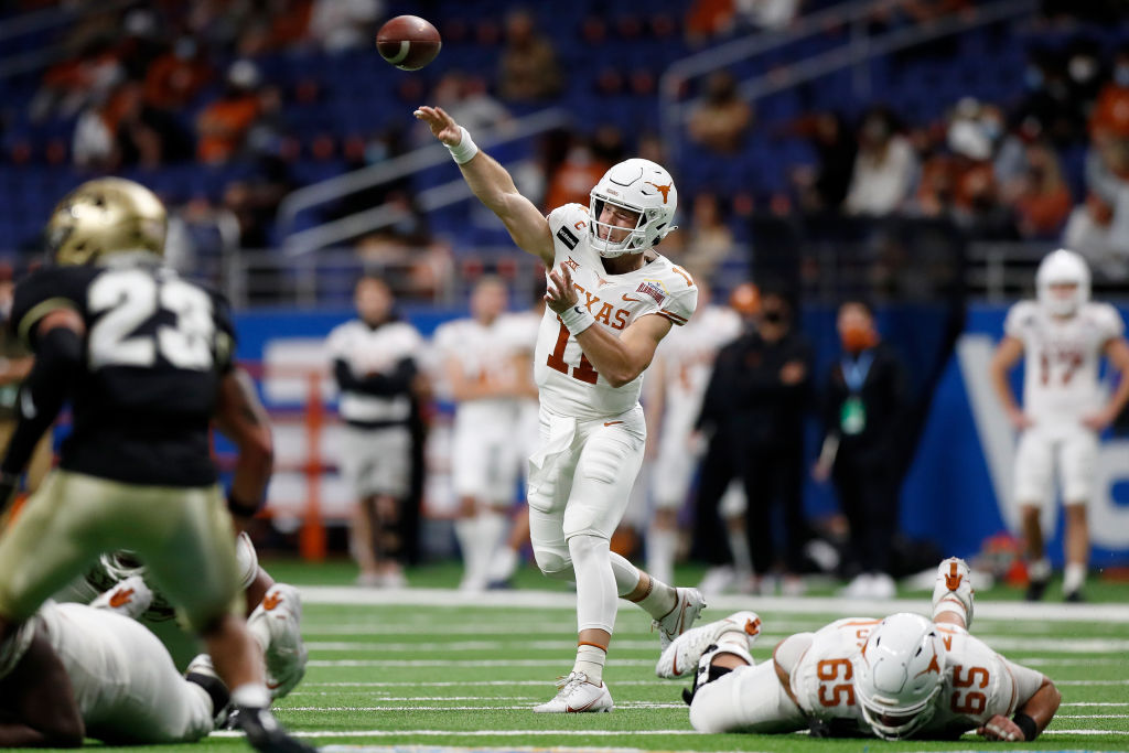 Sam Ehlinger Leaves Alamo Bowl with Shoulder Injury | OutKick