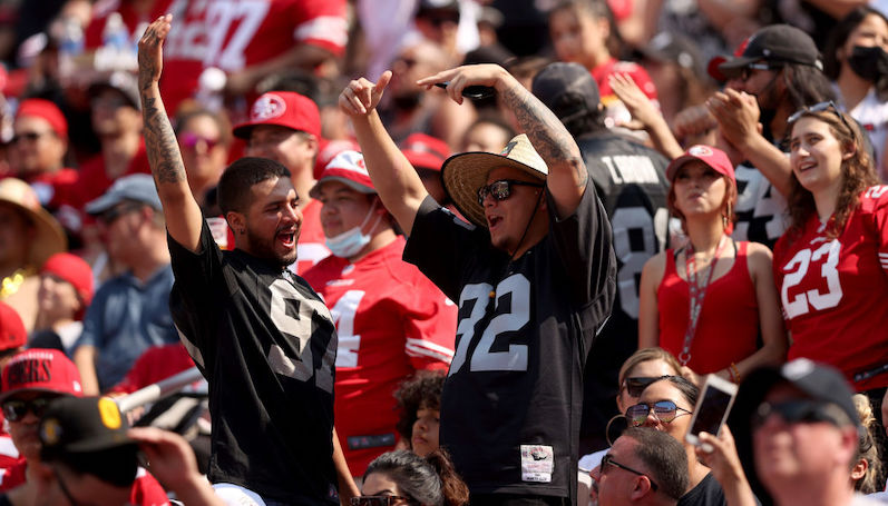 Raiders & 49ers Fans Get Into Prison Yard Fight At In & Out, Someone ...
