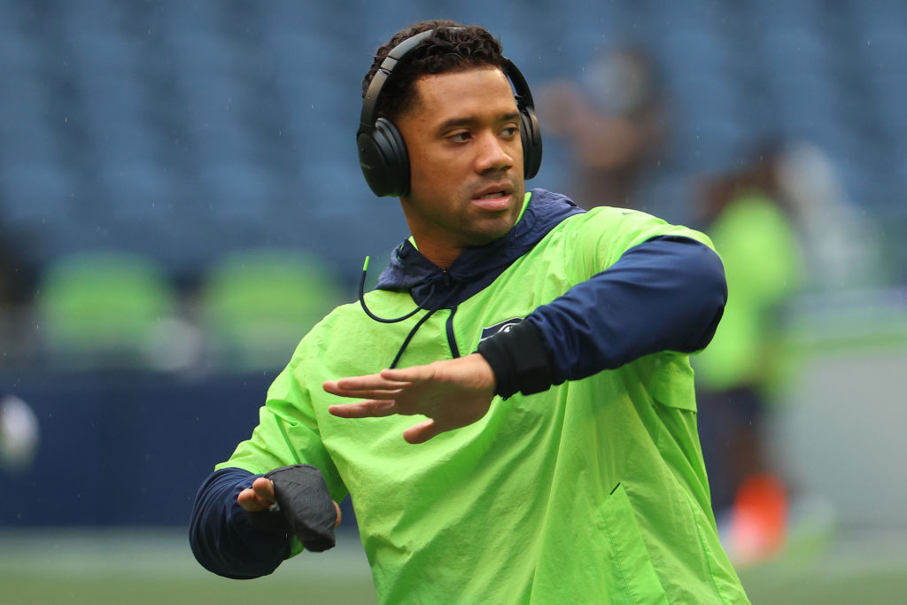 Seahawks' Russell Wilson Gets Pins Removed From Finger, Expected To ...