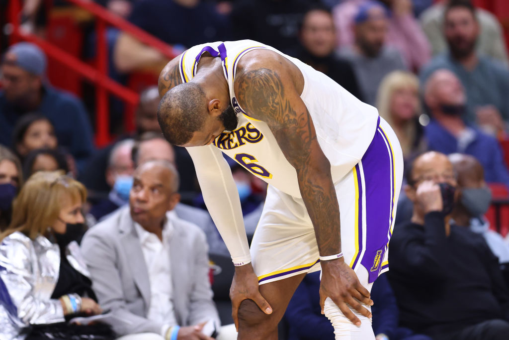 David Chao, MD: LeBron James' Knee Swelling Is A Long-Term Concer
