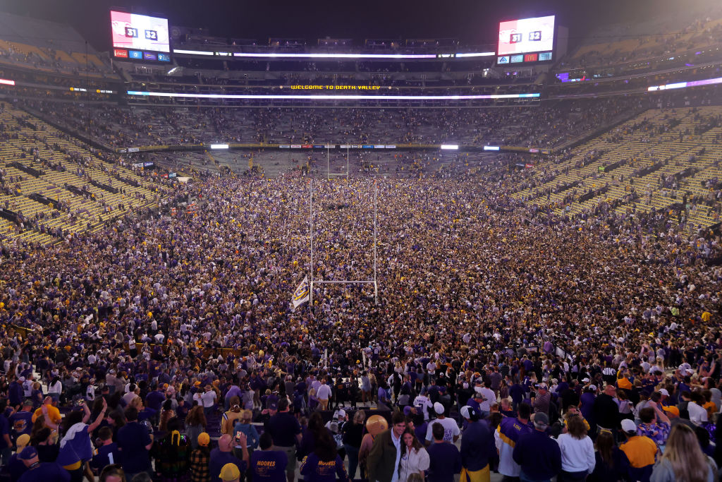 LSU's 'Respect The Tiger' Tradition Creates Epic Image During Field ...
