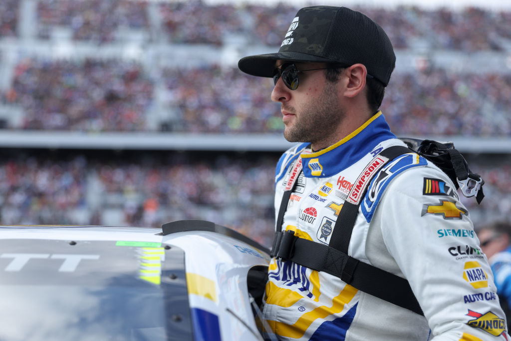 Chase Elliott To Miss Race At Las Vegas After Snow Boarding Injury ...