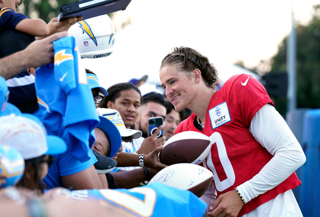 Behind-The-Scenes Footage Shows That Chargers QB Justin Herbert Does ...