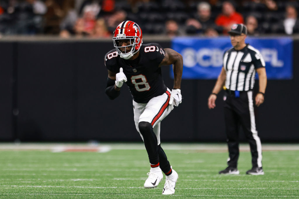 Kyle Pitts Makes Unbelievable Behind-The-Back Catch | OutKick