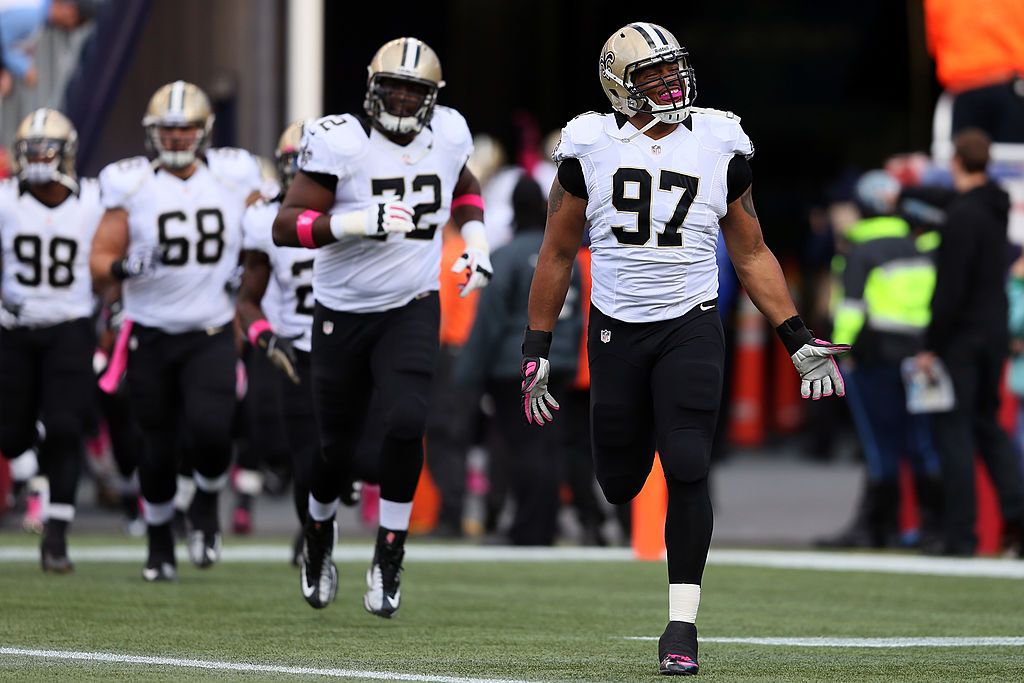 Former NFL Player's Family Sues Funeral Home For Mishandling Remains ...