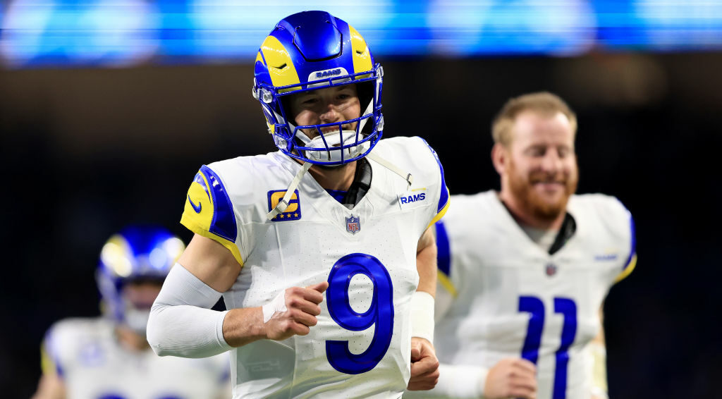 Detroit Lions Fans Boo Matthew Stafford As He Runs Onto Field With Los ...