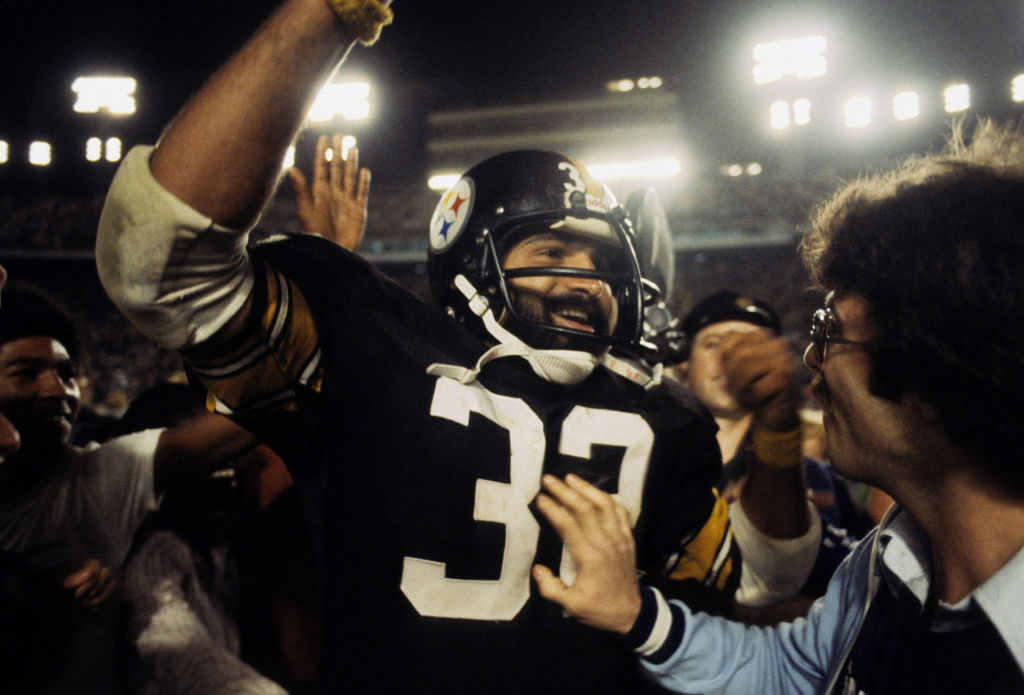 Franco Harris Dies Just Days Before Anniversary Of Immaculate Reception ...