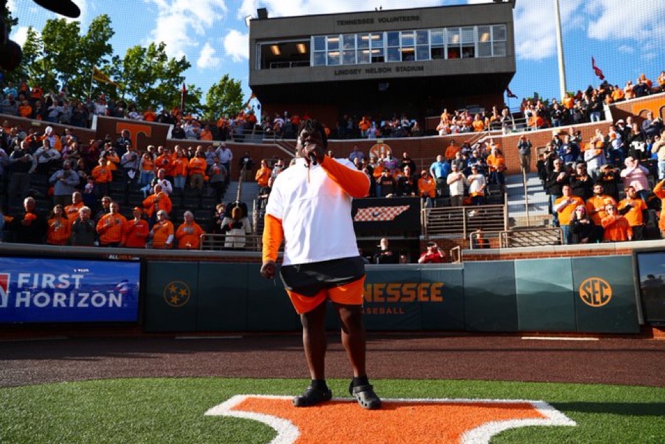 Tennessee DL Elijah Simmons Sings National Anthem At Baseball Game ...