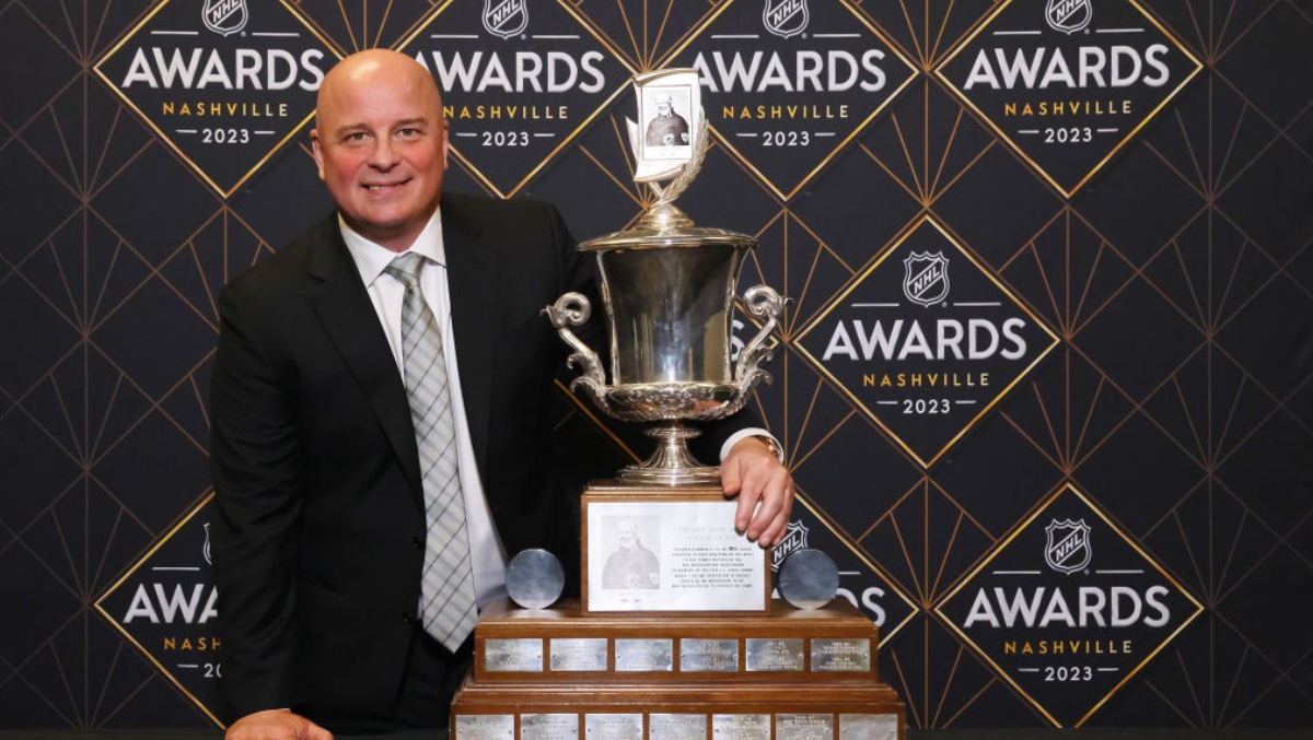 Bruins Coach Talks Struggles With Alcohol In NHL Awards Speech