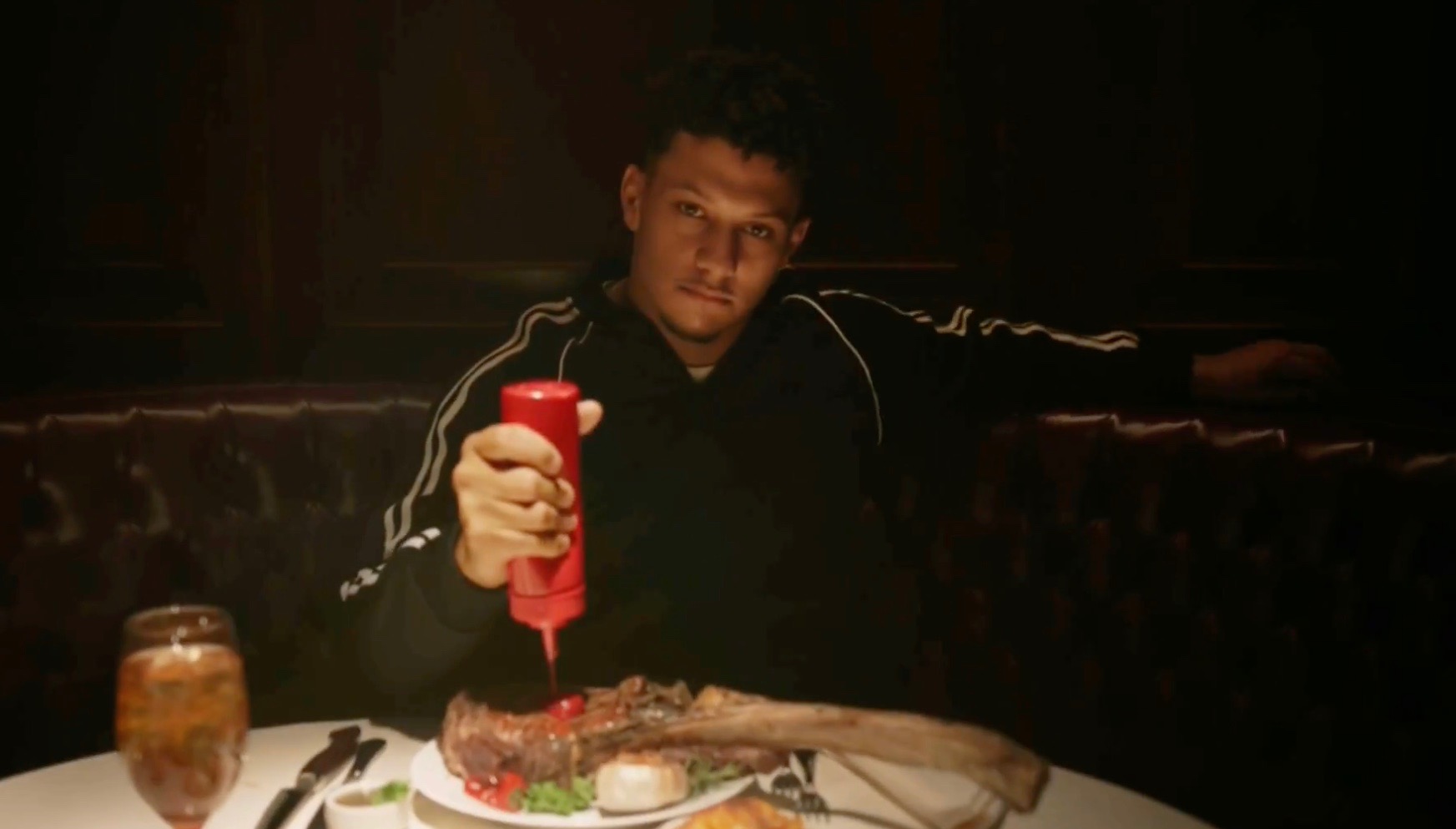 Patrick Mahomes WILL Put Ketchup on His Thanksgiving Turkey and Ham ...
