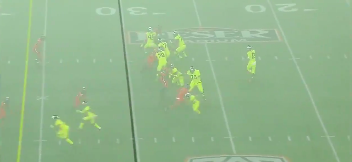 WATCH: Cameraman Gets Hilariously Faked Out By Pump Fake-Fog ...