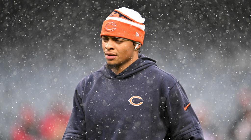 Nothing Says Football In December Like Snow Falling At Soldier Field ...