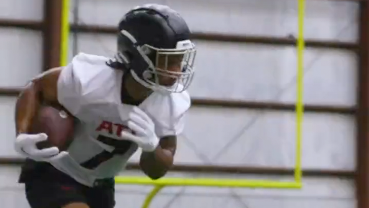 Bijan Robinson Looks Shifty As Falcons Give Peak At New Hybrid Role ...