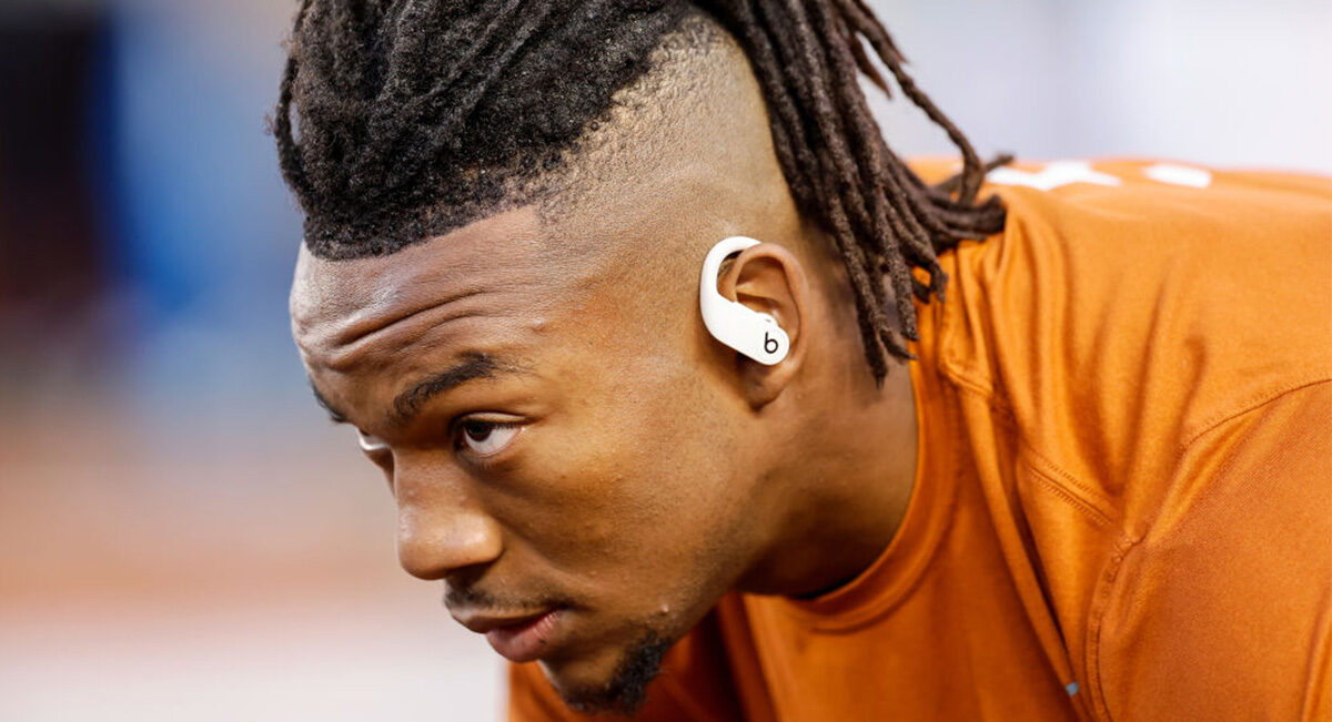 Bijan Robinson's Pregame Playlist Is Truly Psychotic In Best Way ...
