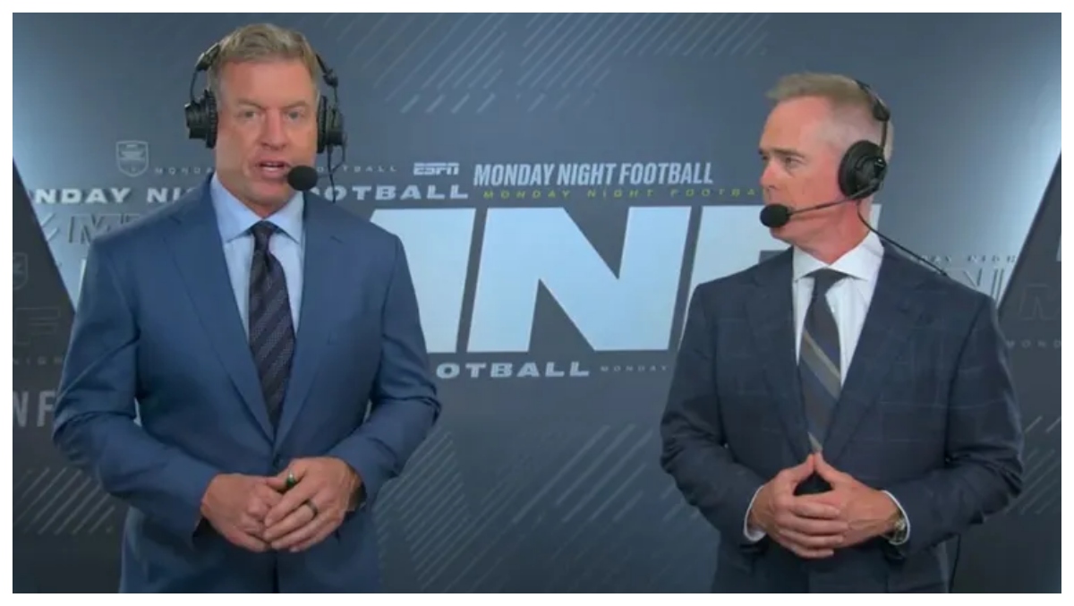Troy Aikman Details Moments In Booth After Damar Hamlin Collapse ...