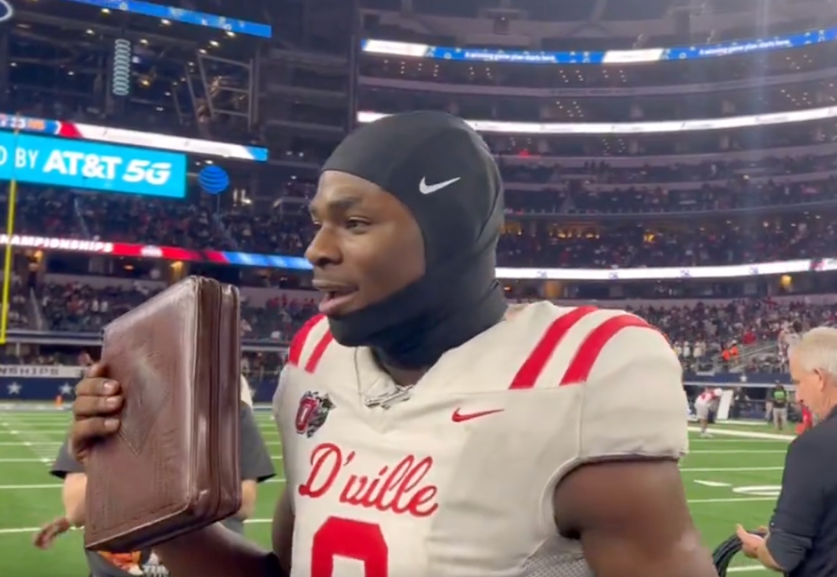 Texas' Colin Simmons Brings Bible Onto Field After Winning State | OutKick
