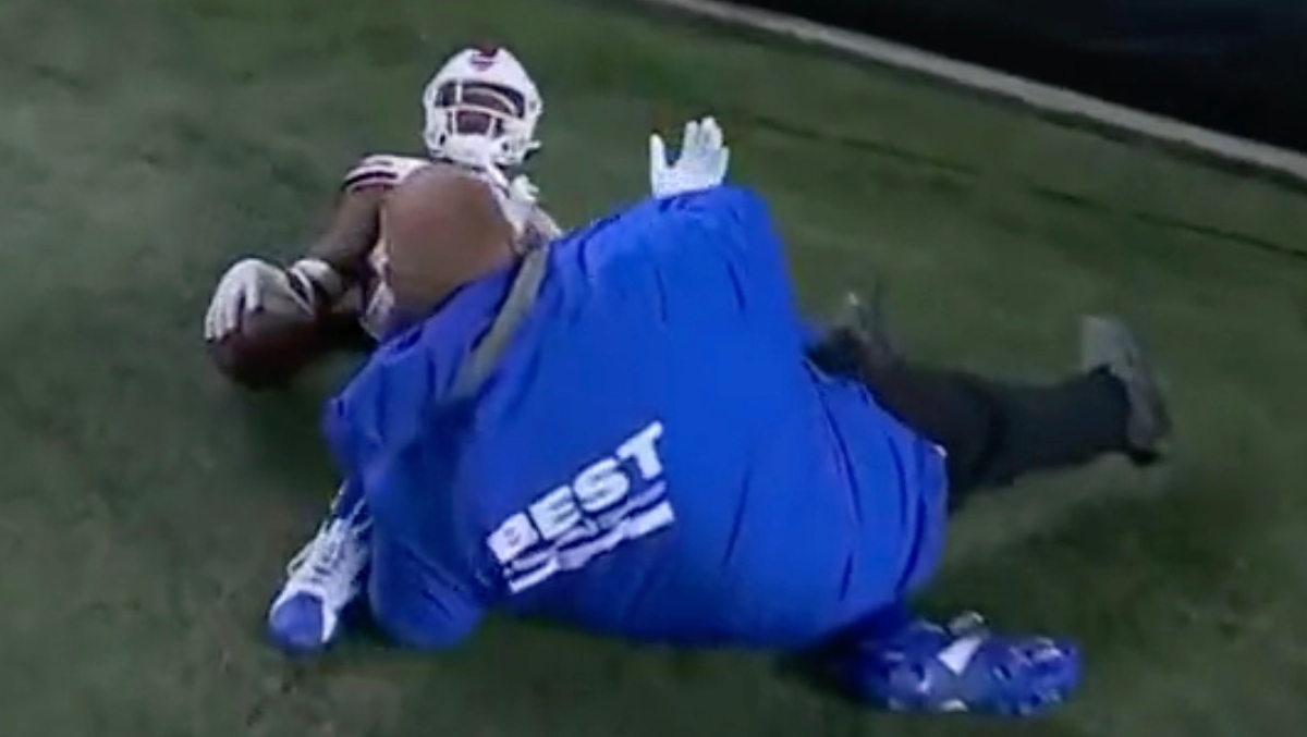 Did Stefon Diggs Tell Bengals Security Guard Get Yo Ass Up Or Is
