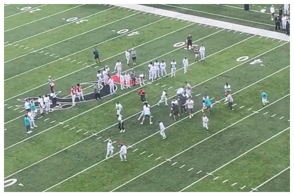Fan Sneaks Into Dolphins Practice In Cincinnati, Films And Tweets Plays ...