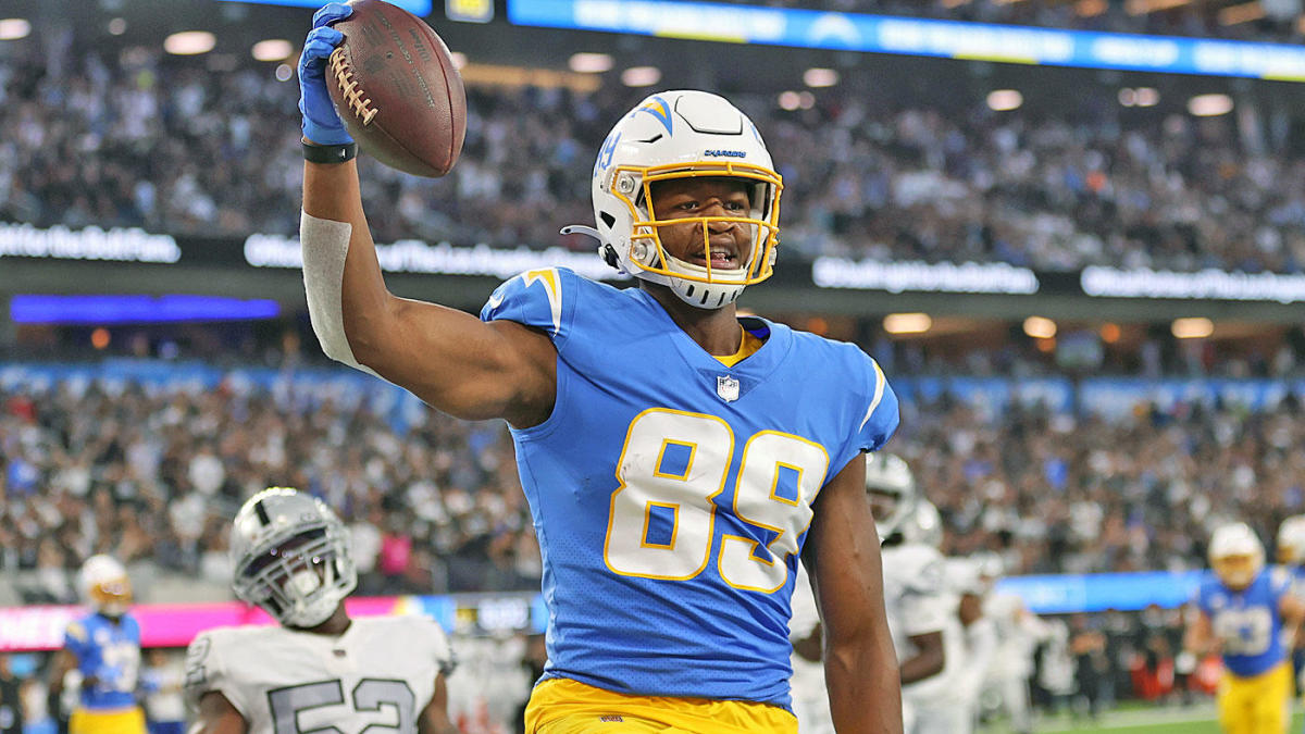 Scary Injury Leads To Chargers TE Donald Parham's Exit Against Chiefs ...