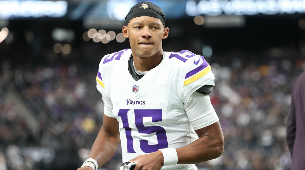 Josh Dobbs Goes From Vikings Hero To 3rd String QB In Just 4 Games ...