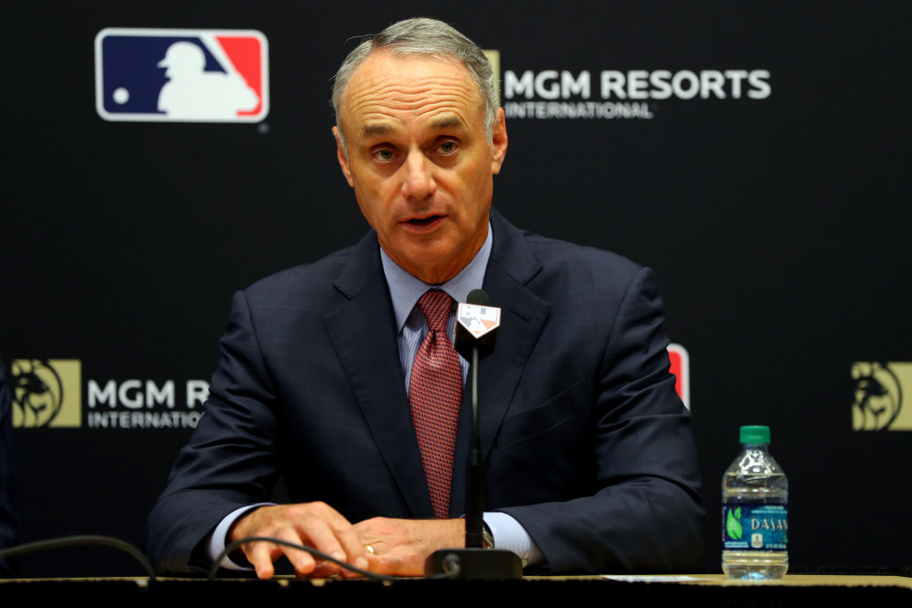 MLB Officially Announces New Partnership To Broadcast Games On Roku ...