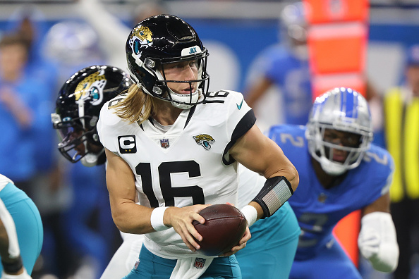 Trevor Lawrence Gets Knee Twisted on Gnarly Sack | OutKick