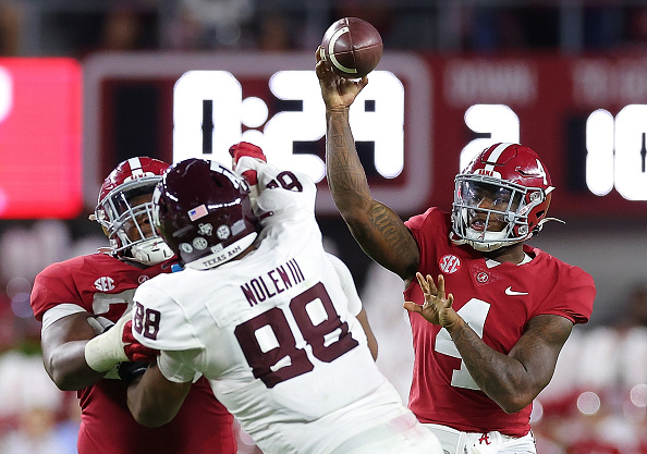 No. 1 Alabama Holds Off Texas A&M To Set Up 1st Undefeated Duel With ...