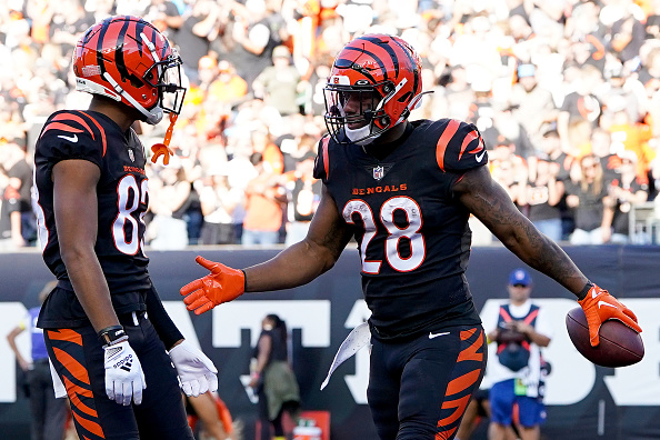 Bengals RB Joe Mixon Explodes For Historic 5-TD Performance; Fantasy ...