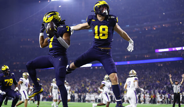 Michigan's Donovan Edwards Breaks Off Two Rushing TDs in First Quarter ...