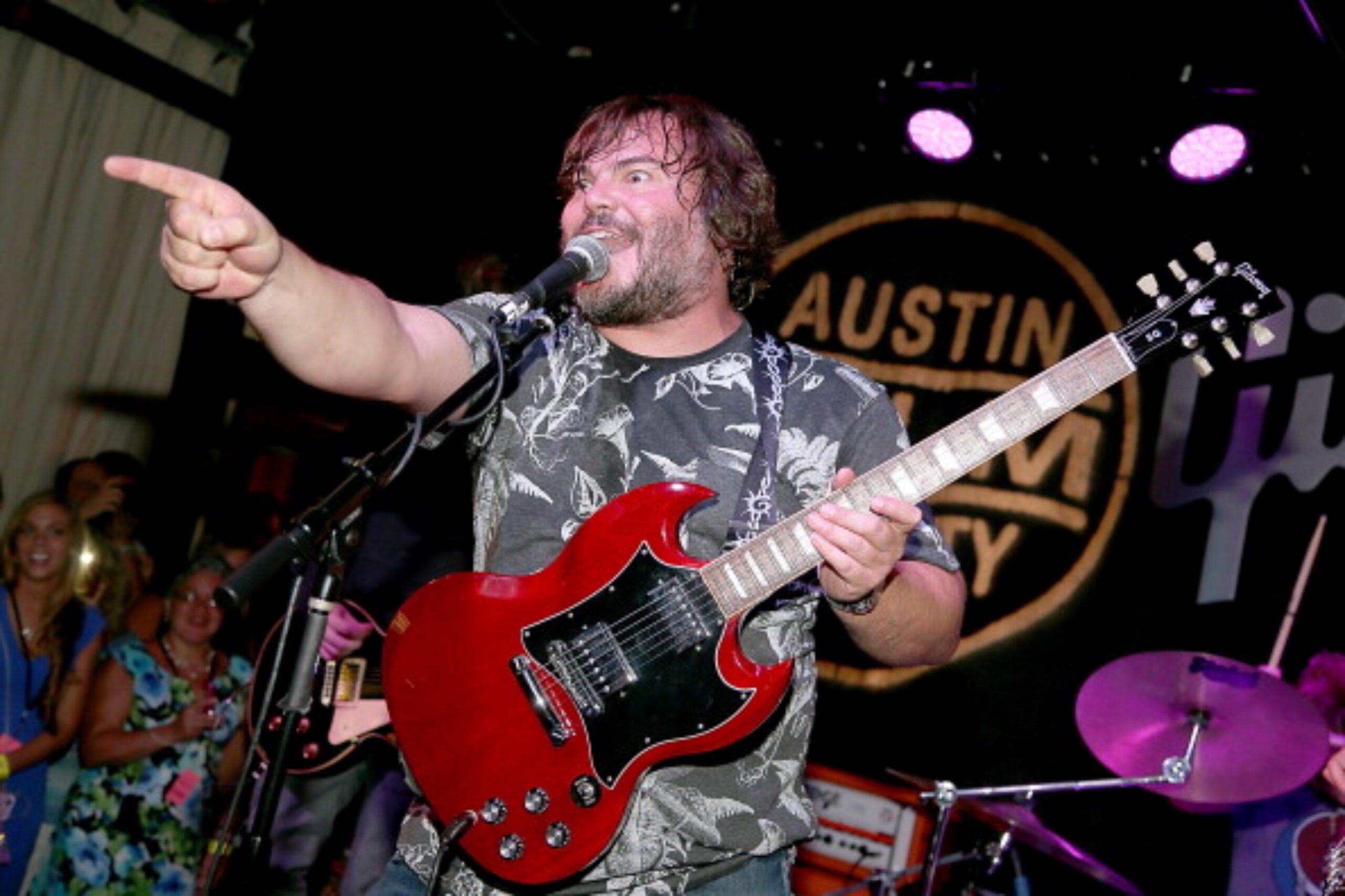Jack Black Makes Kid's Dream Come True With School Of Rock Rendition ...