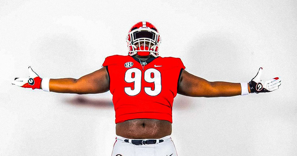 Massive UGA Commit Makes 6'6", 365lb Eagles DT Look Normal Sized | OutKick
